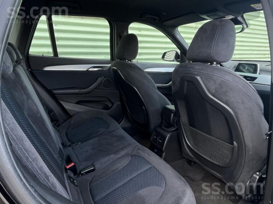 Black BMW X1 2018 in Riga, with an engine capacity of 1.50 L and mileage of 146 thousand km for 15500 €, photo 17 on AUTOMOTO.COM.LV
