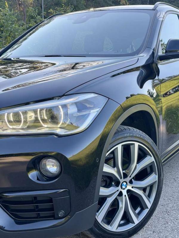 Black BMW X1 2018 in Birstonas, with an engine capacity of 2.00 L and mileage of 253 thousand km for 11850 €, photo 3 on AUTOMOTO.COM.LV