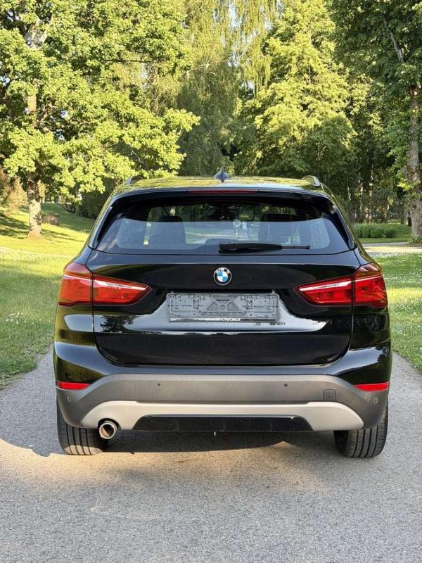 Black BMW X1 2018 in Birstonas, with an engine capacity of 2.00 L and mileage of 253 thousand km for 11850 €, photo 9 on AUTOMOTO.COM.LV