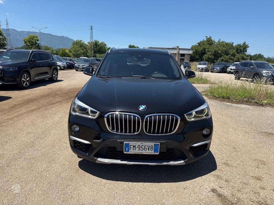 Black BMW X1 2018 in Siauliai, with an engine capacity of 2.00 L and mileage of 230 thousand km for 11700 €, photo 3 on AUTOMOTO.COM.LV