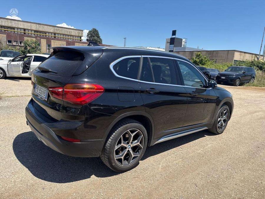 Black BMW X1 2018 in Siauliai, with an engine capacity of 2.00 L and mileage of 230 thousand km for 11700 €, photo 6 on AUTOMOTO.COM.LV