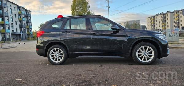 Melns BMW X1 2018 Rīga, ar dzinēja tilpumu 1.50 L un nobraukumu 260 tūkst. km par 12000 €, foto 3 vietnē AUTOMOTO.COM.LV