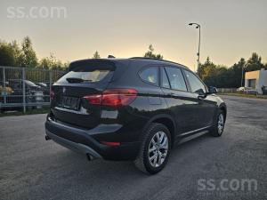Melns BMW X1 2018 Bauska, ar dzinēja tilpumu 2.00 L un nobraukumu 240 tūkst. km par 12999 €, foto 4 vietnē AUTOMOTO.COM.LV