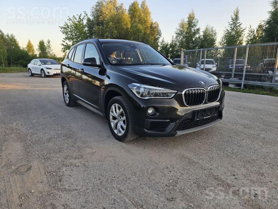 Melns BMW X1 2018 Bauska, ar dzinēja tilpumu 2.00 L un nobraukumu 240 tūkst. km par 12999 €, foto 5 vietnē AUTOMOTO.COM.LV