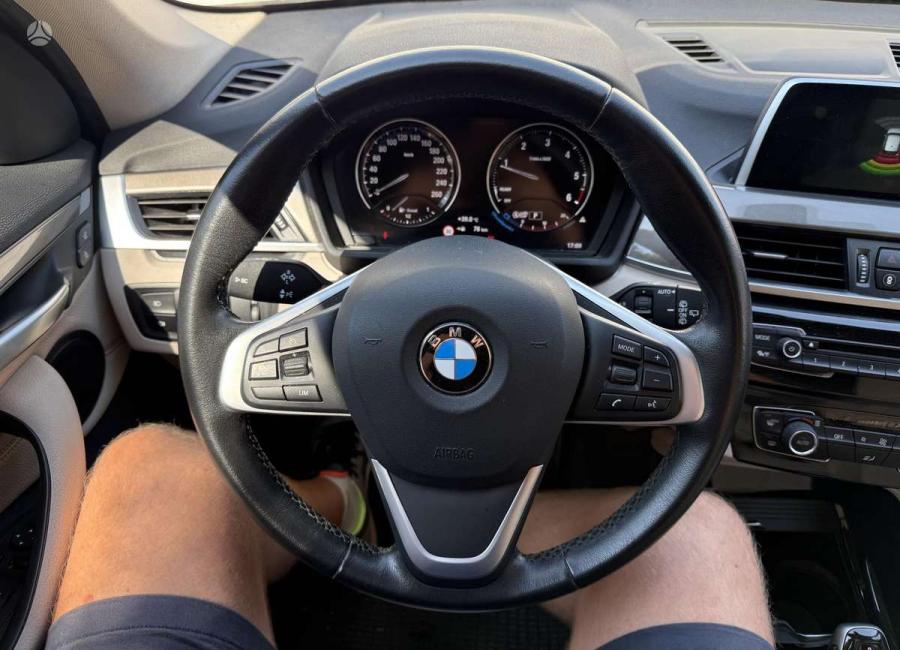 Melns BMW X1 2018 Šauļi, ar dzinēja tilpumu 2.00 L un nobraukumu 168 tūkst. km par 14200 €, foto 15 vietnē AUTOMOTO.COM.LV
