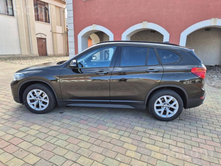 Black BMW X1 2018 in Bauska, with an engine capacity of 2.00 L and mileage of 241 thousand km for 13400 €, photo 7 on AUTOMOTO.COM.LV