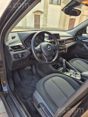 Black BMW X1 2018 in Bauska, with an engine capacity of 2.00 L and mileage of 241 thousand km for 13400 €, photo 9 on AUTOMOTO.COM.LV
