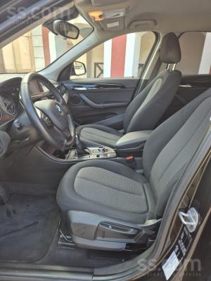 Black BMW X1 2018 in Bauska, with an engine capacity of 2.00 L and mileage of 241 thousand km for 13400 €, photo 10 on AUTOMOTO.COM.LV