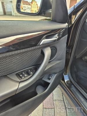 Black BMW X1 2018 in Bauska, with an engine capacity of 2.00 L and mileage of 241 thousand km for 13400 €, photo 11 on AUTOMOTO.COM.LV