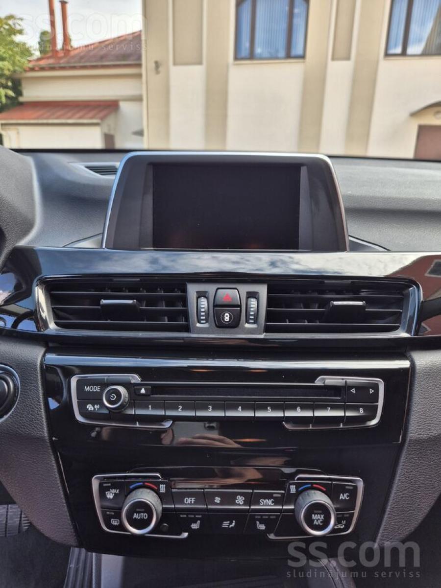 Black BMW X1 2018 in Bauska, with an engine capacity of 2.00 L and mileage of 241 thousand km for 13400 €, photo 16 on AUTOMOTO.COM.LV