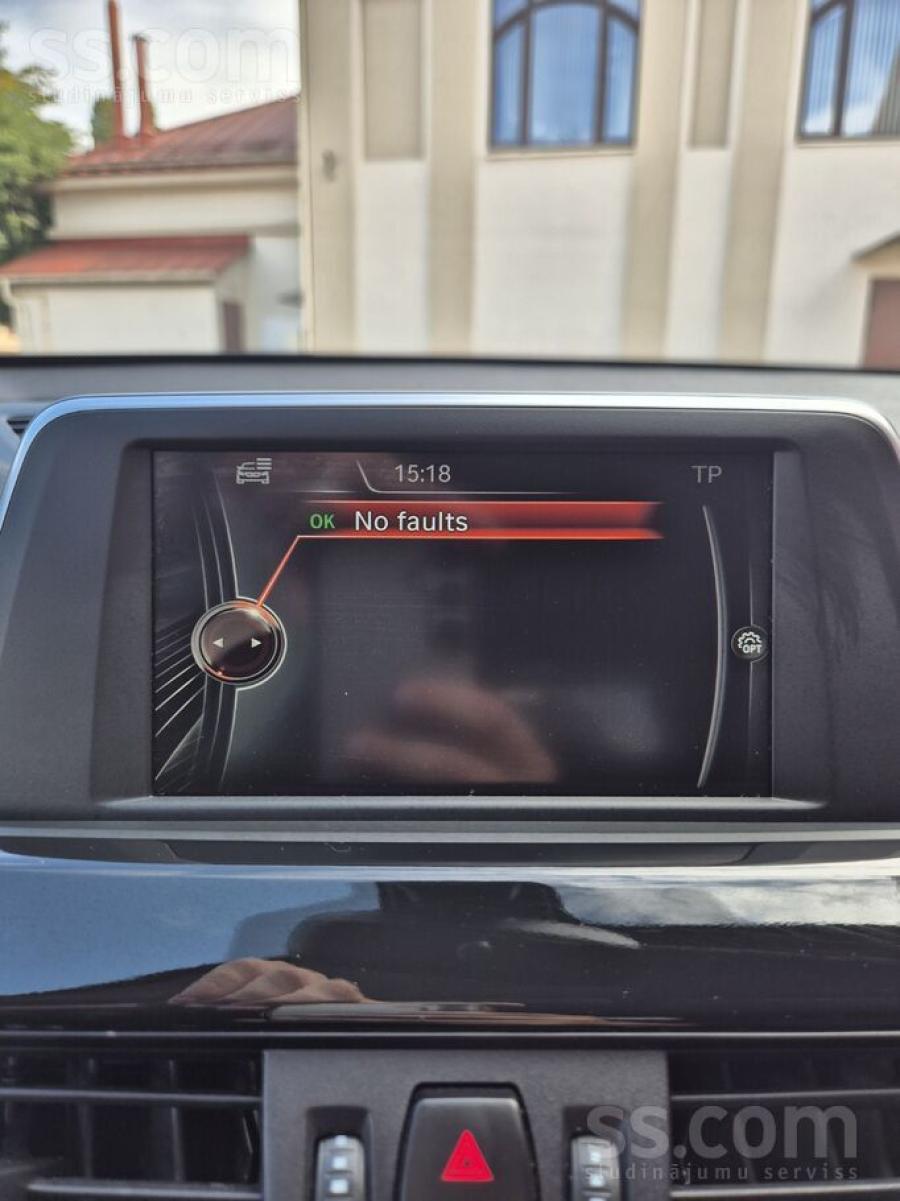 Black BMW X1 2018 in Bauska, with an engine capacity of 2.00 L and mileage of 241 thousand km for 13400 €, photo 19 on AUTOMOTO.COM.LV
