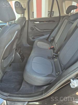 Black BMW X1 2018 in Bauska, with an engine capacity of 2.00 L and mileage of 241 thousand km for 13400 €, photo 20 on AUTOMOTO.COM.LV