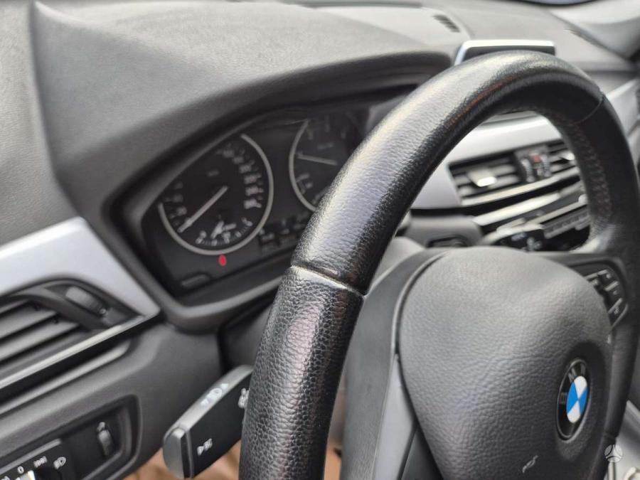 Black BMW X1 2018 in Utena, with an engine capacity of 2.00 L and mileage of 226 thousand km for 12490 €, photo 15 on AUTOMOTO.COM.LV