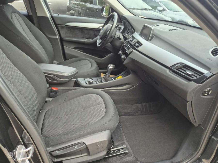 Black BMW X1 2018 in Utena, with an engine capacity of 2.00 L and mileage of 226 thousand km for 12490 €, photo 18 on AUTOMOTO.COM.LV