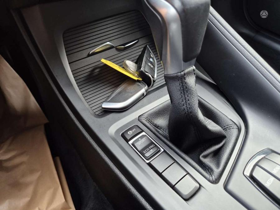 Black BMW X1 2018 in Utena, with an engine capacity of 2.00 L and mileage of 226 thousand km for 12490 €, photo 19 on AUTOMOTO.COM.LV