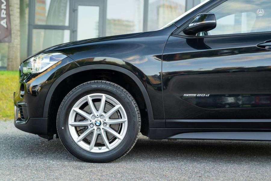Black BMW X1 2018 in Vilnius, with an engine capacity of 2.00 L and mileage of 226 thousand km for 11900 €, photo 10 on AUTOMOTO.COM.LV
