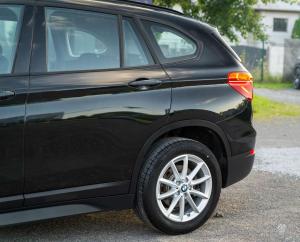 Black BMW X1 2018 in Vilnius, with an engine capacity of 2.00 L and mileage of 226 thousand km for 11900 €, photo 11 on AUTOMOTO.COM.LV