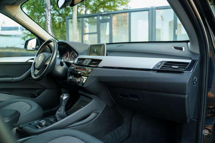 Black BMW X1 2018 in Vilnius, with an engine capacity of 2.00 L and mileage of 226 thousand km for 11900 €, photo 18 on AUTOMOTO.COM.LV