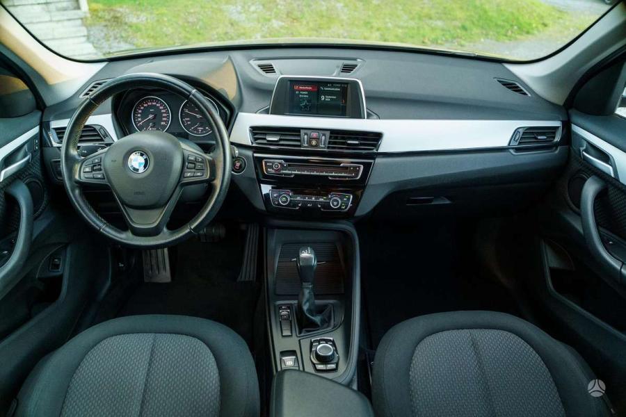 Black BMW X1 2018 in Vilnius, with an engine capacity of 2.00 L and mileage of 226 thousand km for 11900 €, photo 22 on AUTOMOTO.COM.LV