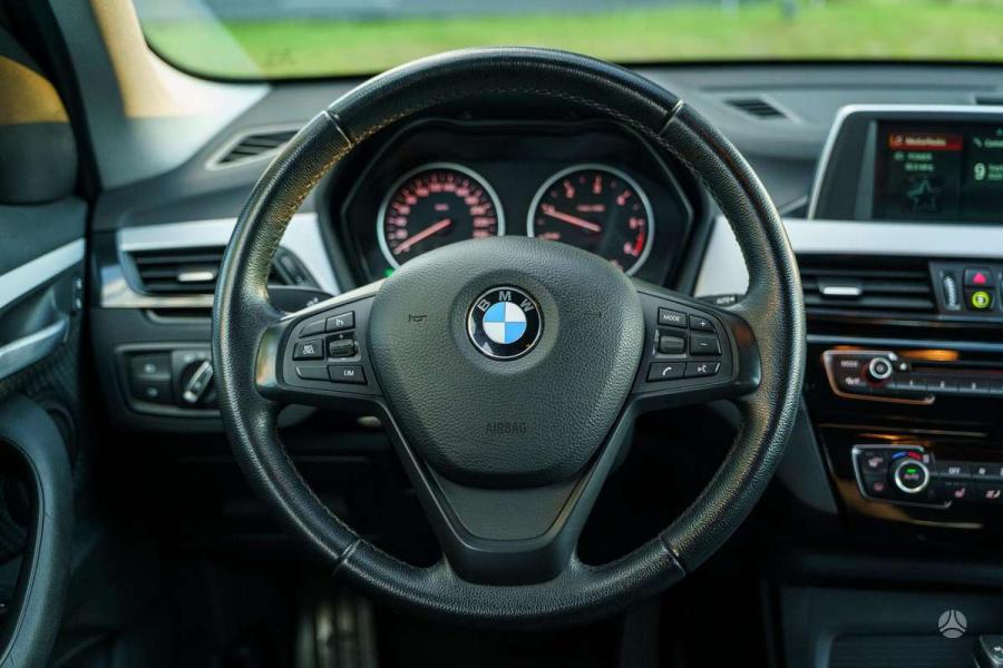 Black BMW X1 2018 in Vilnius, with an engine capacity of 2.00 L and mileage of 226 thousand km for 11900 €, photo 23 on AUTOMOTO.COM.LV