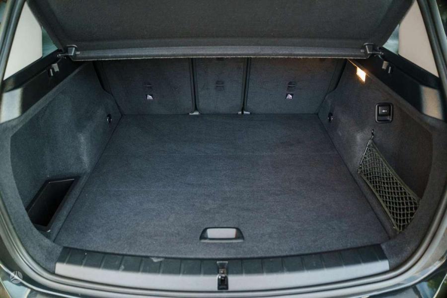 Black BMW X1 2018 in Vilnius, with an engine capacity of 2.00 L and mileage of 226 thousand km for 11900 €, photo 33 on AUTOMOTO.COM.LV