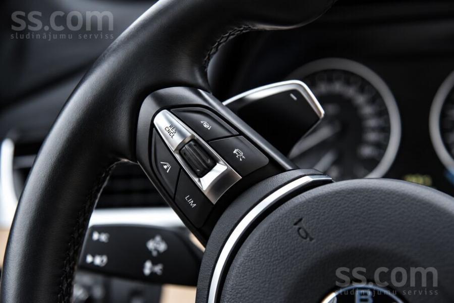 Black BMW X1 2018 in Tukums, with an engine capacity of 2.00 L and mileage of 162 thousand km for 17990 €, photo 9 on AUTOMOTO.COM.LV