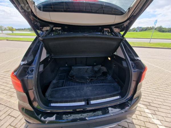 БМВ Х1 2018 в Лиепая на AUTOMOTO.COM.LV Черный БМВ Х1 2018 в Лиепая, объемом двигателя 1.50 л и пробегом 200 тыс. км за 13350 €, фото 6 на AUTOMOTO.COM.LV