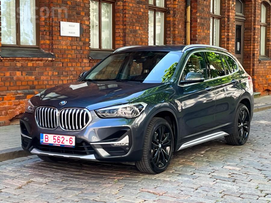 Black BMW X1 2019 in Riga, with an engine capacity of 2.00 L and mileage of 230 thousand km for 10000 €, photo 1 on AUTOMOTO.COM.LV