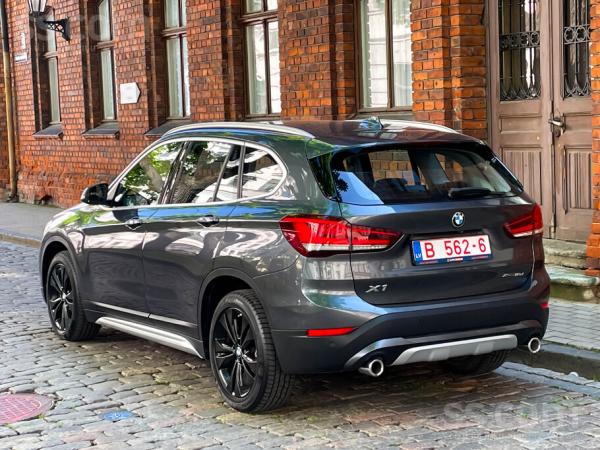 Black BMW X1 2019 in Riga, with an engine capacity of 2.00 L and mileage of 230 thousand km for 10000 €, photo 2 on AUTOMOTO.COM.LV