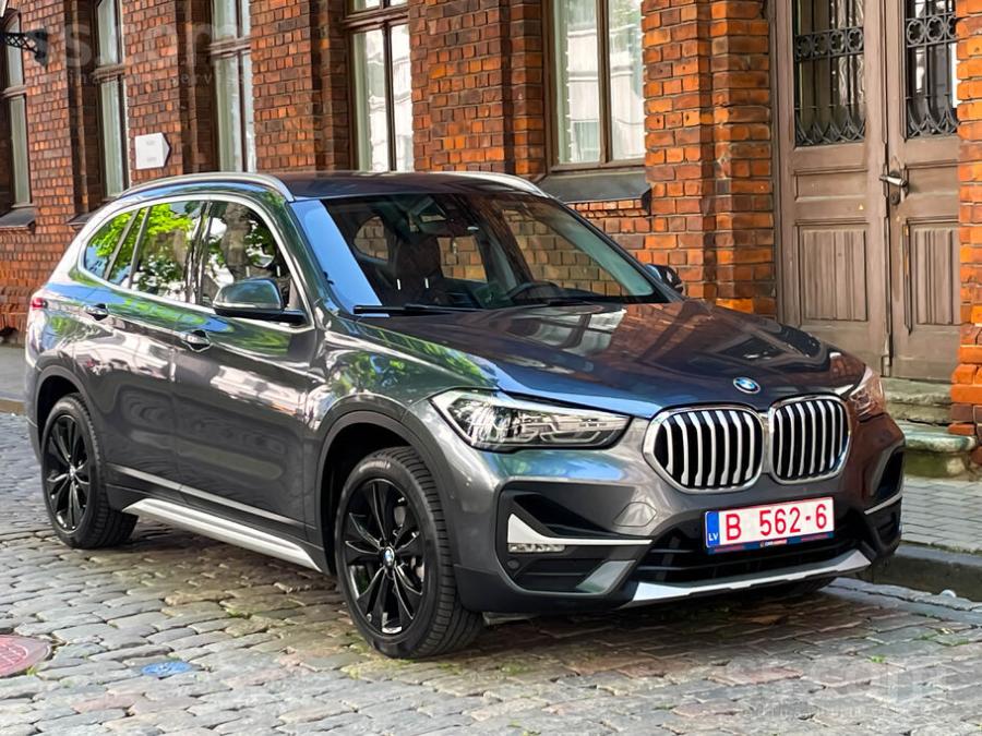 Black BMW X1 2019 in Riga, with an engine capacity of 2.00 L and mileage of 230 thousand km for 10000 €, photo 4 on AUTOMOTO.COM.LV