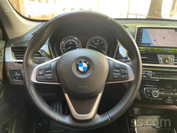 Black BMW X1 2019 in Riga, with an engine capacity of 2.00 L and mileage of 230 thousand km for 10000 €, photo 5 on AUTOMOTO.COM.LV