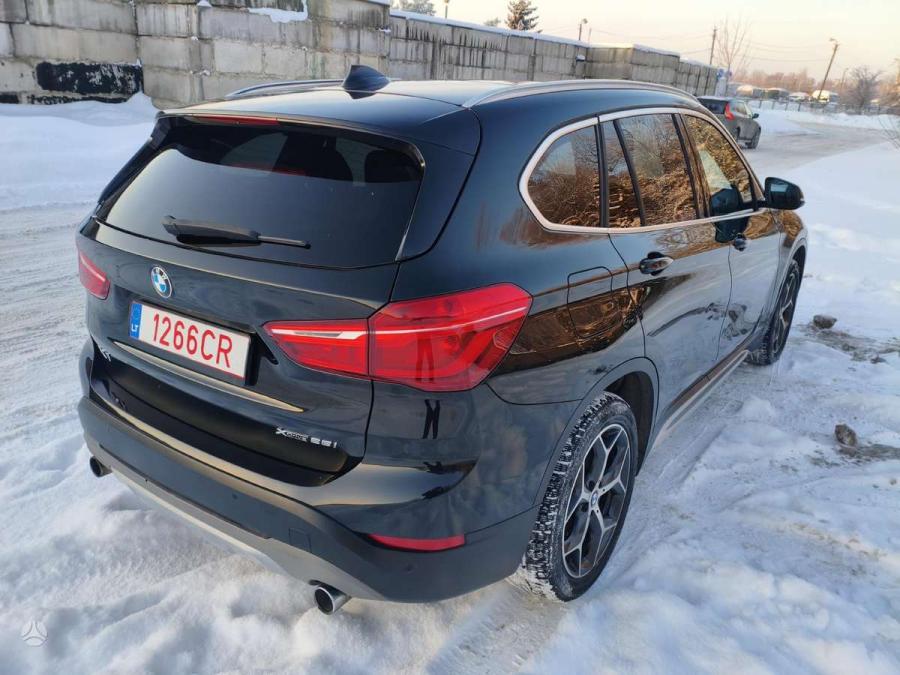 Black BMW X1 2019 in Kaunas, with an engine capacity of 2.00 L and mileage of 174 thousand km for 14900 €, photo 6 on AUTOMOTO.COM.LV