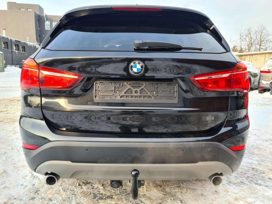 Black BMW X1 2019 in Kaunas, with an engine capacity of 2.00 L and mileage of 277 thousand km for 12500 €, photo 7 on AUTOMOTO.COM.LV