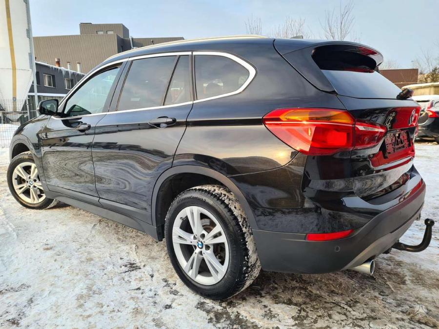 Black BMW X1 2019 in Kaunas, with an engine capacity of 2.00 L and mileage of 277 thousand km for 12500 €, photo 35 on AUTOMOTO.COM.LV