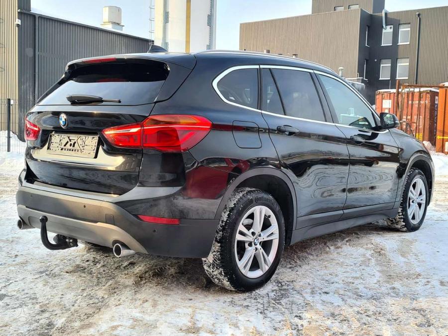 Black BMW X1 2019 in Kaunas, with an engine capacity of 2.00 L and mileage of 277 thousand km for 11990 €, photo 4 on AUTOMOTO.COM.LV