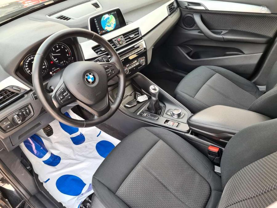 Black BMW X1 2019 in Kaunas, with an engine capacity of 2.00 L and mileage of 277 thousand km for 11990 €, photo 13 on AUTOMOTO.COM.LV