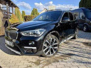 Black BMW X1 2019 in Riga, with an engine capacity of 2.00 L and mileage of 137 thousand km for 19500 €, photo 6 on AUTOMOTO.COM.LV