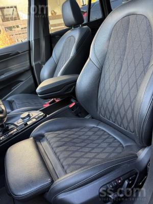 Black BMW X1 2019 in Riga, with an engine capacity of 2.00 L and mileage of 137 thousand km for 19500 €, photo 14 on AUTOMOTO.COM.LV
