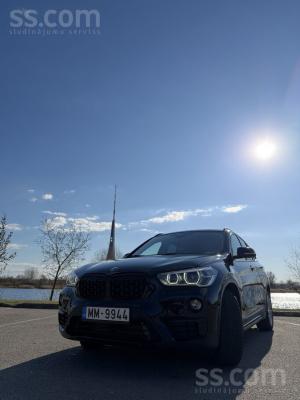 Black BMW X1 2019 in Riga, with an engine capacity of 2.00 L and mileage of 169 thousand km for 17100 €, photo 3 on AUTOMOTO.COM.LV
