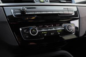 Melns BMW X1 2019 Rīga, ar dzinēja tilpumu 2.00 L un nobraukumu 95 tūkst. km par 18990 €, foto 52 vietnē AUTOMOTO.COM.LV