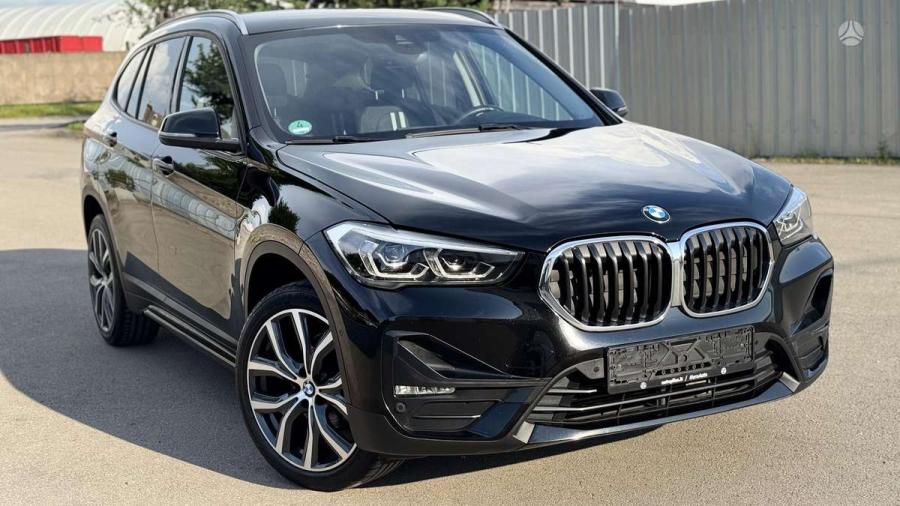 Black BMW X1 2019 in Telschi, with an engine capacity of 2.00 L and mileage of 156 thousand km for 15800 €, photo 1 on AUTOMOTO.COM.LV