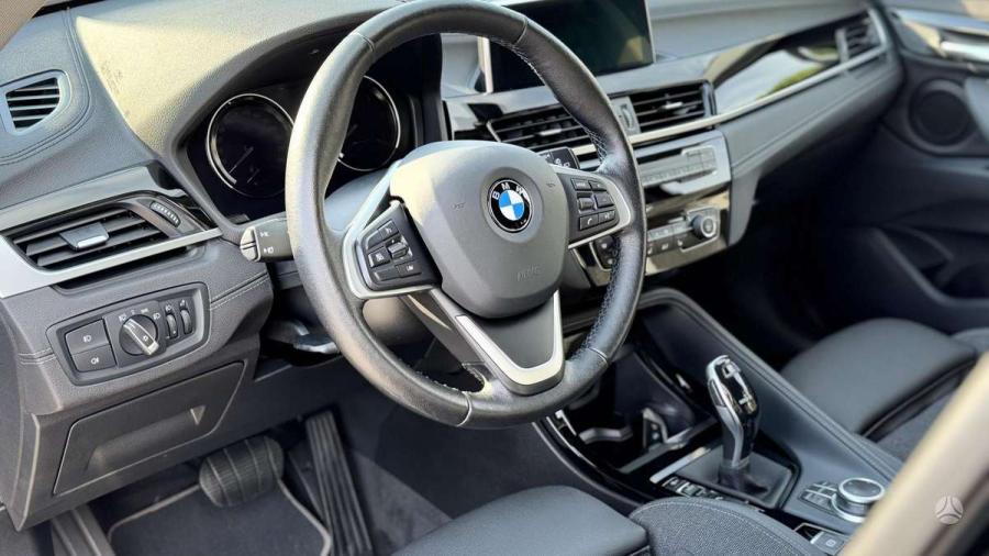 Black BMW X1 2019 in Telschi, with an engine capacity of 2.00 L and mileage of 156 thousand km for 15800 €, photo 12 on AUTOMOTO.COM.LV