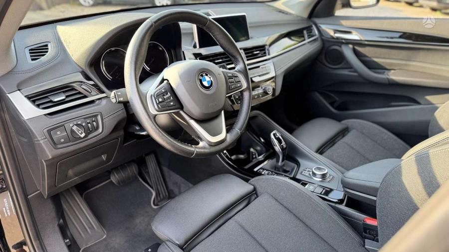 Black BMW X1 2019 in Telschi, with an engine capacity of 2.00 L and mileage of 156 thousand km for 15800 €, photo 13 on AUTOMOTO.COM.LV