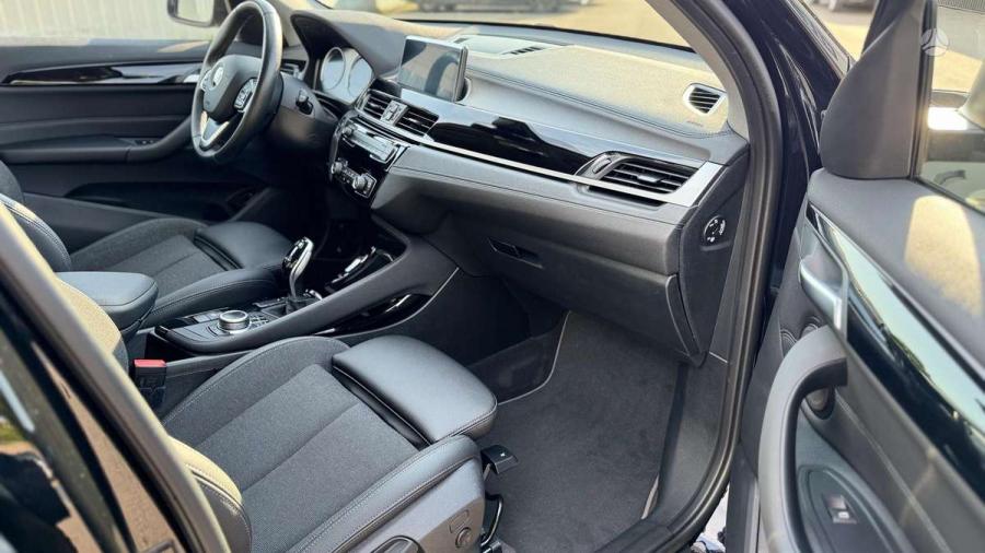 Black BMW X1 2019 in Telschi, with an engine capacity of 2.00 L and mileage of 156 thousand km for 15800 €, photo 16 on AUTOMOTO.COM.LV