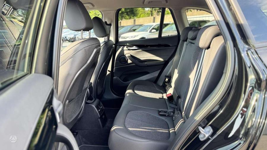 Black BMW X1 2019 in Telschi, with an engine capacity of 2.00 L and mileage of 156 thousand km for 15800 €, photo 19 on AUTOMOTO.COM.LV