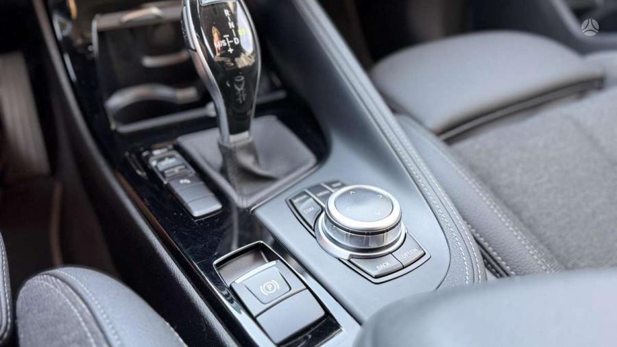 Black BMW X1 2019 in Telschi, with an engine capacity of 2.00 L and mileage of 156 thousand km for 15800 €, photo 29 on AUTOMOTO.COM.LV