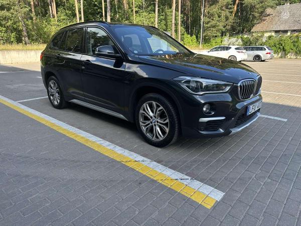 Black BMW X1 2019 in Vilnius, with an engine capacity of 2.00 L and mileage of 104 thousand km for 15500 €, photo 3 on AUTOMOTO.COM.LV