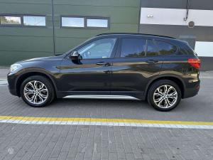 Black BMW X1 2019 in Vilnius, with an engine capacity of 2.00 L and mileage of 104 thousand km for 15500 €, photo 5 on AUTOMOTO.COM.LV