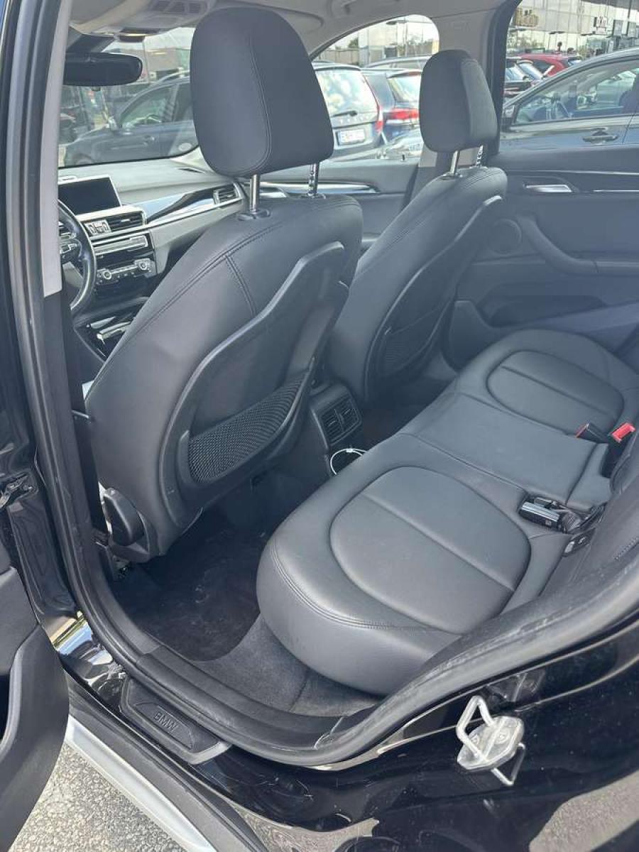 Black BMW X1 2019 in Vilnius, with an engine capacity of 2.00 L and mileage of 104 thousand km for 15500 €, photo 13 on AUTOMOTO.COM.LV