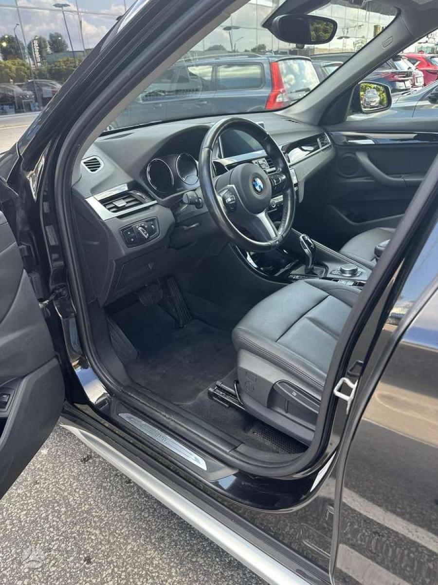 Black BMW X1 2019 in Vilnius, with an engine capacity of 2.00 L and mileage of 104 thousand km for 15500 €, photo 14 on AUTOMOTO.COM.LV